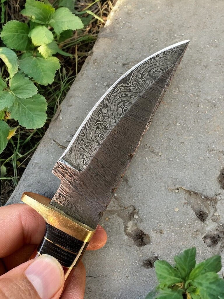 Custom Handmade Damascus Hunting Knife – Epoxy Resin Handle – Fruit Hunters